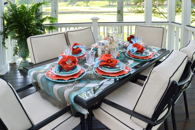 Go From Novice to Pro With These Outdoor Table Decor Ideas